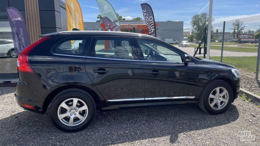 Black Volvo XC60 2017 in Marijampole, with an engine capacity of 2.40 L and mileage of 280 thousand km for 14990 €, photo 8 on AUTOMOTO.COM.LV