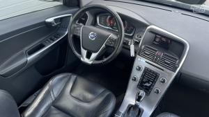 Black Volvo XC60 2017 in Marijampole, with an engine capacity of 2.40 L and mileage of 280 thousand km for 14990 €, photo 10 on AUTOMOTO.COM.LV