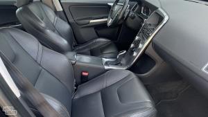 Black Volvo XC60 2017 in Marijampole, with an engine capacity of 2.40 L and mileage of 280 thousand km for 14990 €, photo 12 on AUTOMOTO.COM.LV