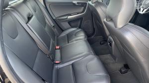 Black Volvo XC60 2017 in Marijampole, with an engine capacity of 2.40 L and mileage of 280 thousand km for 14990 €, photo 13 on AUTOMOTO.COM.LV