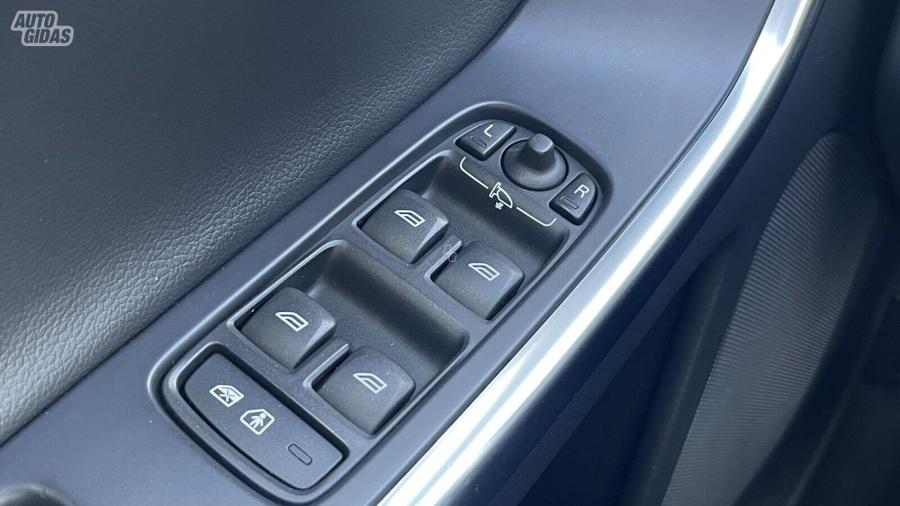 Black Volvo XC60 2017 in Marijampole, with an engine capacity of 2.40 L and mileage of 280 thousand km for 14990 €, photo 26 on AUTOMOTO.COM.LV