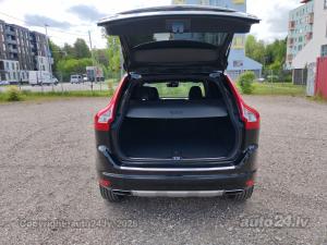 Black Volvo XC60 2017 in Tallinn, with an engine capacity of 2.40 L and mileage of 170 thousand km for 15999 €, photo 6 on AUTOMOTO.COM.LV