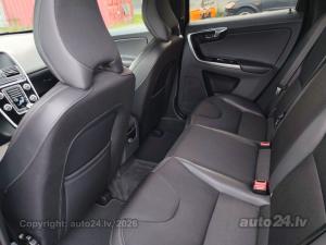 Black Volvo XC60 2017 in Tallinn, with an engine capacity of 2.40 L and mileage of 170 thousand km for 15999 €, photo 12 on AUTOMOTO.COM.LV