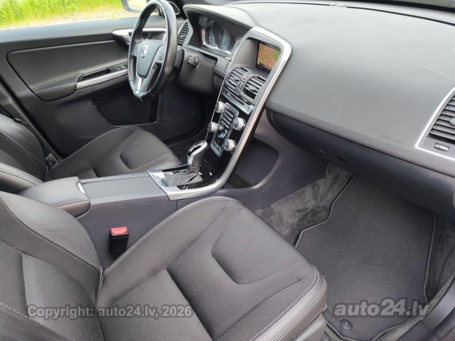 Black Volvo XC60 2017 in Tallinn, with an engine capacity of 2.40 L and mileage of 170 thousand km for 15999 €, photo 14 on AUTOMOTO.COM.LV