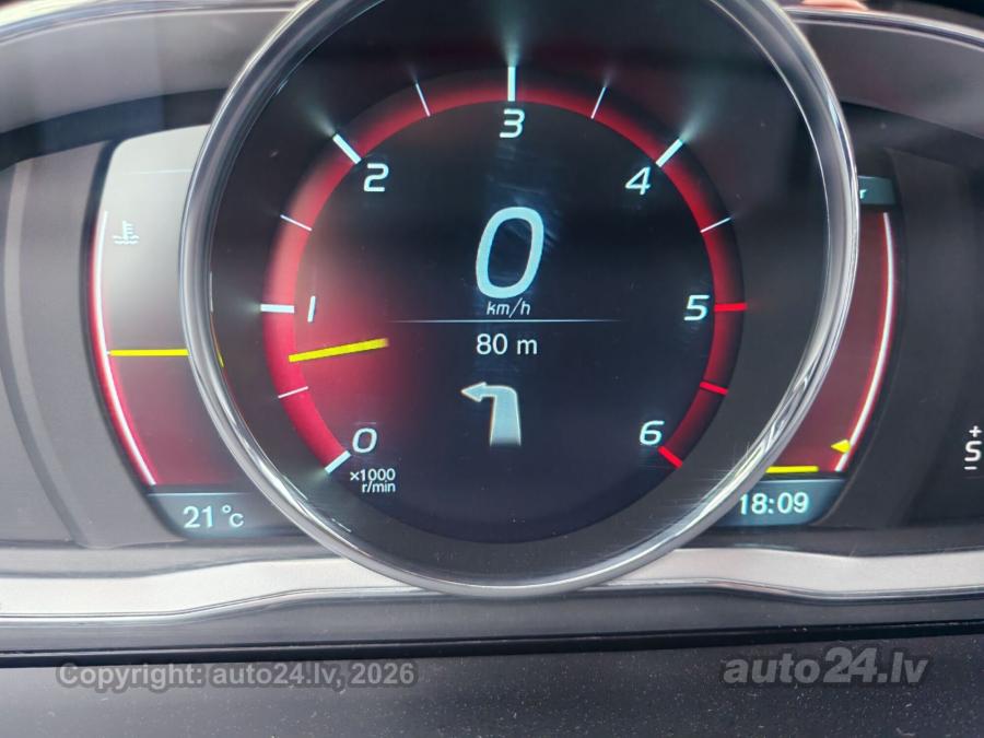 Black Volvo XC60 2017 in Tallinn, with an engine capacity of 2.40 L and mileage of 170 thousand km for 15999 €, photo 17 on AUTOMOTO.COM.LV