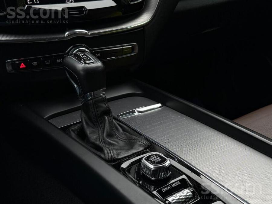 Melns Volvo XC60 2017 Jelgava, ar dzinēja tilpumu 2.00 L un nobraukumu 0 tūkst. km par 19700 €, foto 34 vietnē AUTOMOTO.COM.LV