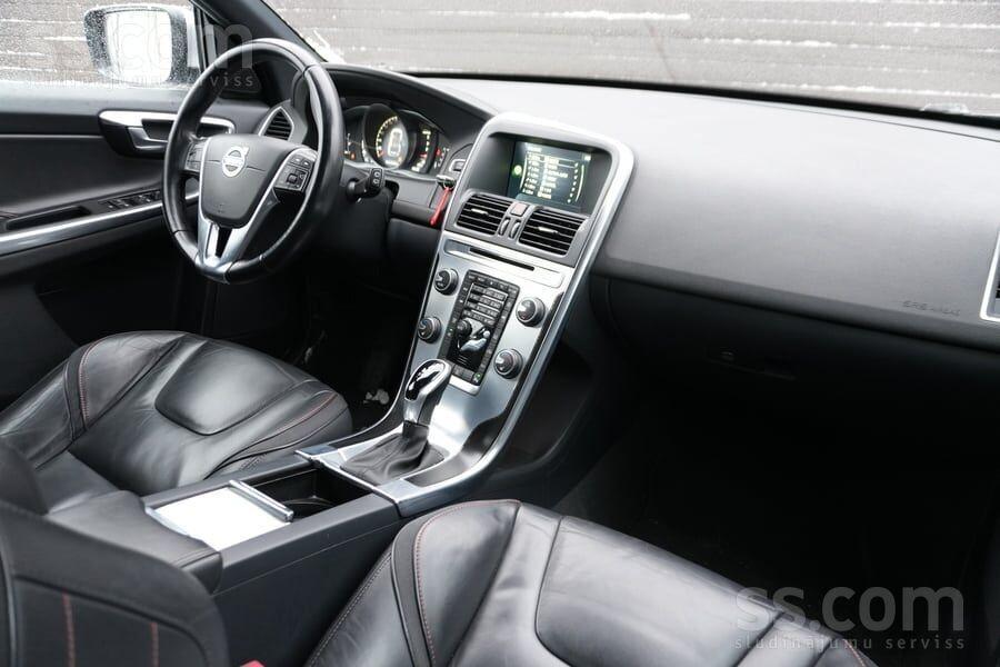 Melns Volvo XC60 2017 Rīga, ar dzinēja tilpumu 2.00 L un nobraukumu 272 tūkst. km par 12890 €, foto 9 vietnē AUTOMOTO.COM.LV