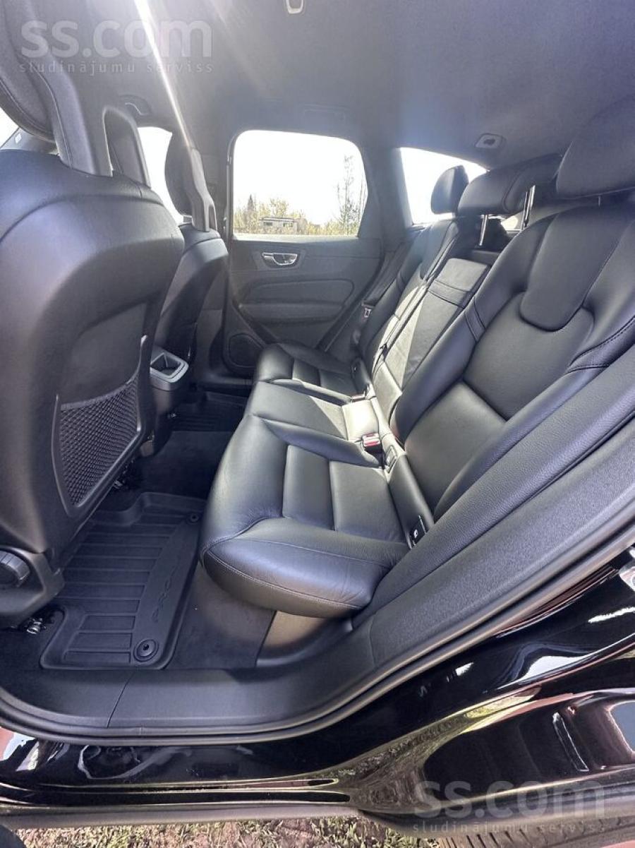 Melns Volvo XC60 2017 Daugavpils, ar dzinēja tilpumu 2.00 L un nobraukumu 157 tūkst. km par 21200 €, foto 11 vietnē AUTOMOTO.COM.LV