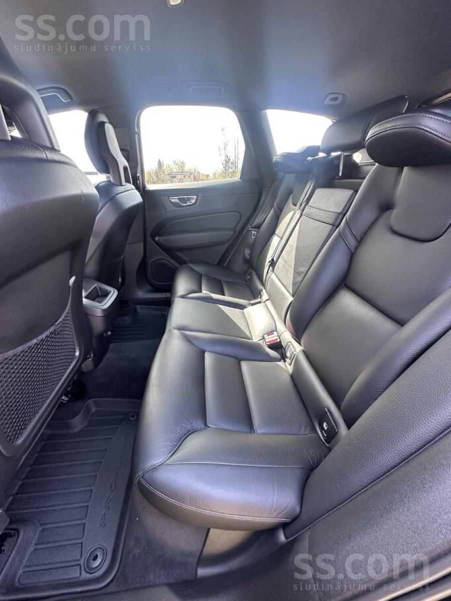 Melns Volvo XC60 2017 Daugavpils, ar dzinēja tilpumu 2.00 L un nobraukumu 157 tūkst. km par 21200 €, foto 12 vietnē AUTOMOTO.COM.LV