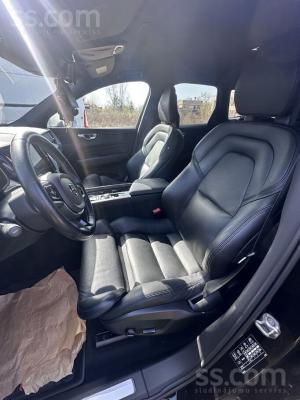 Melns Volvo XC60 2017 Daugavpils, ar dzinēja tilpumu 2.00 L un nobraukumu 157 tūkst. km par 21200 €, foto 13 vietnē AUTOMOTO.COM.LV