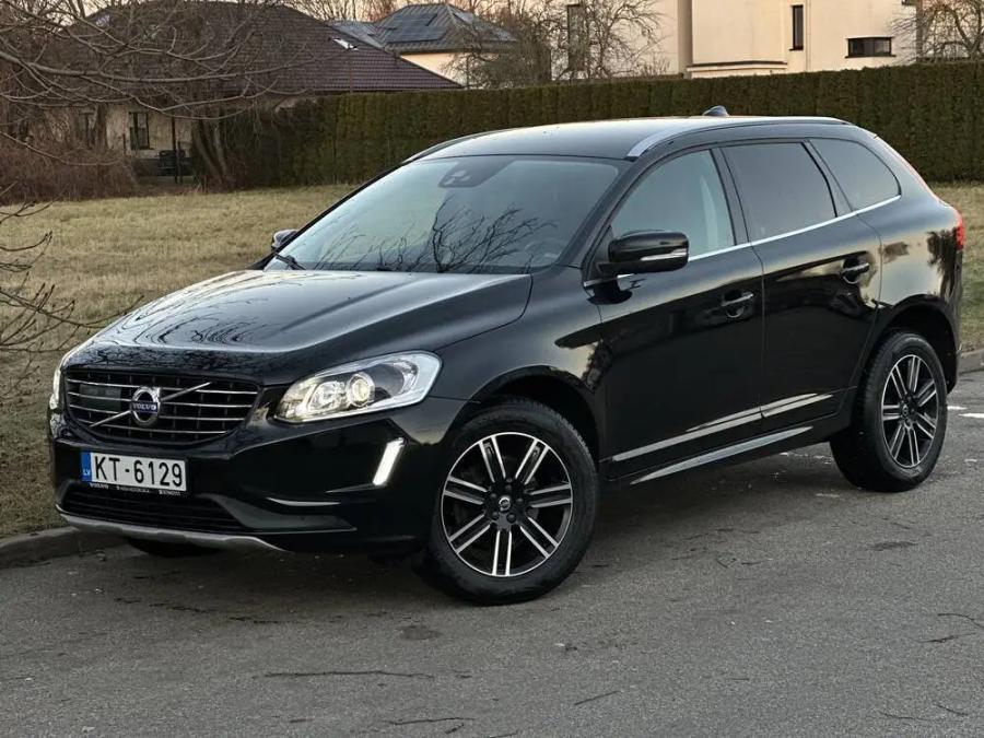 Black Volvo XC60 2017 in Riga, with an engine capacity of 2.40 L and mileage of 208 thousand km for 14500 €, photo 5 on AUTOMOTO.COM.LV
