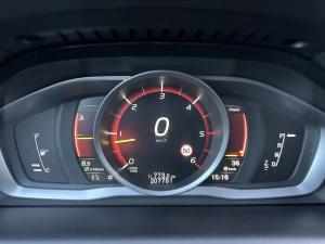 Black Volvo XC60 2017 in Riga, with an engine capacity of 2.40 L and mileage of 208 thousand km for 14500 €, photo 8 on AUTOMOTO.COM.LV