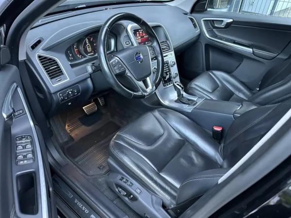 Black Volvo XC60 2017 in Riga, with an engine capacity of 2.40 L and mileage of 208 thousand km for 14500 €, photo 10 on AUTOMOTO.COM.LV