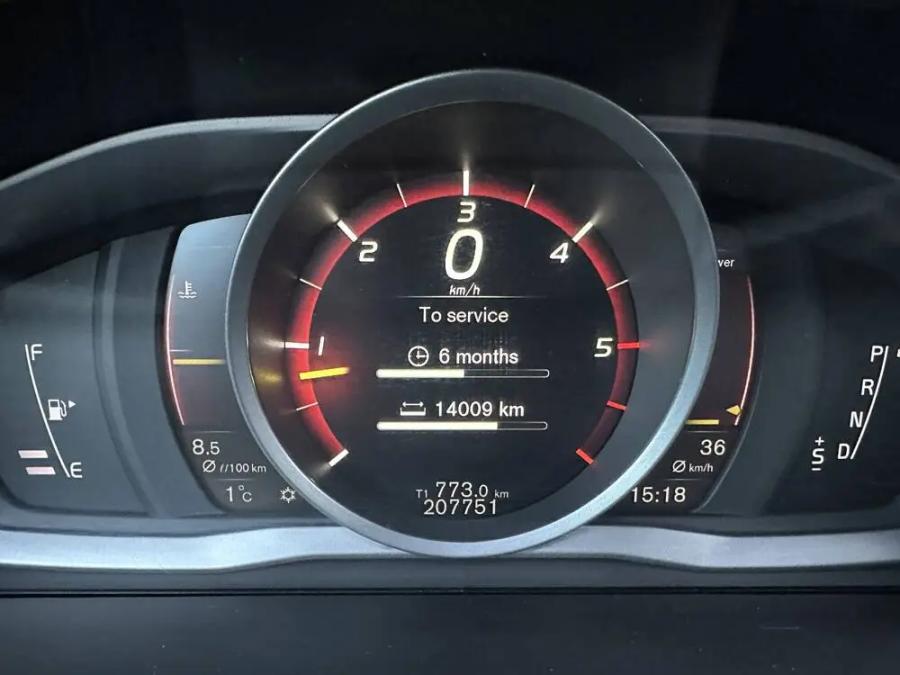 Black Volvo XC60 2017 in Riga, with an engine capacity of 2.40 L and mileage of 208 thousand km for 14500 €, photo 24 on AUTOMOTO.COM.LV