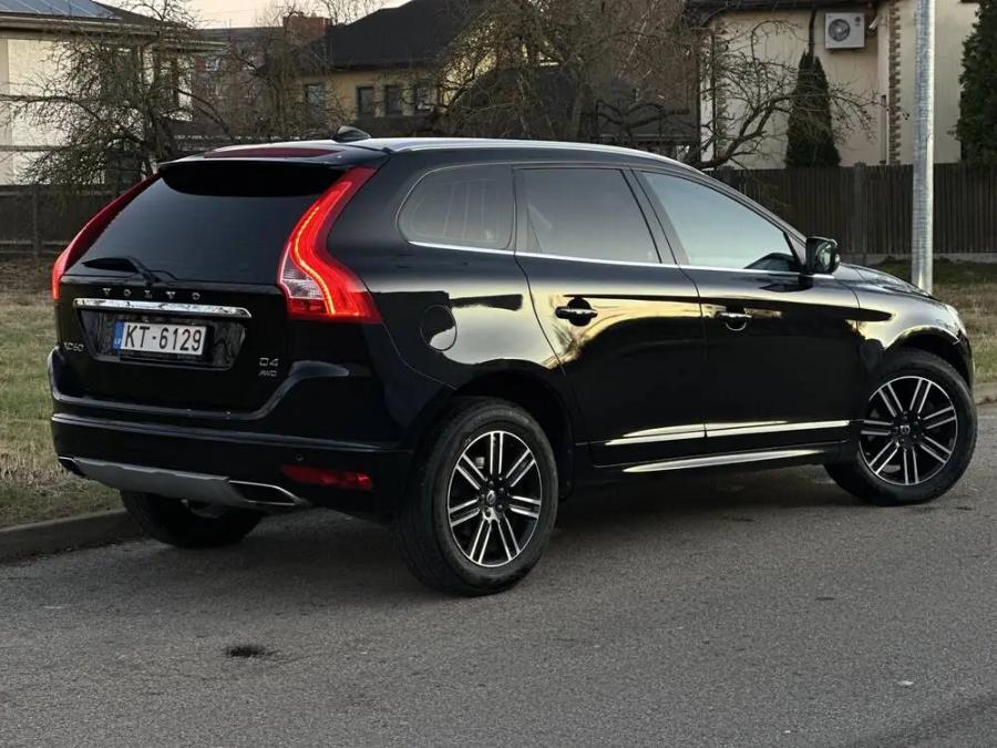 Black Volvo XC60 2017 in Riga, with an engine capacity of 2.40 L and mileage of 208 thousand km for 14500 €, photo 31 on AUTOMOTO.COM.LV