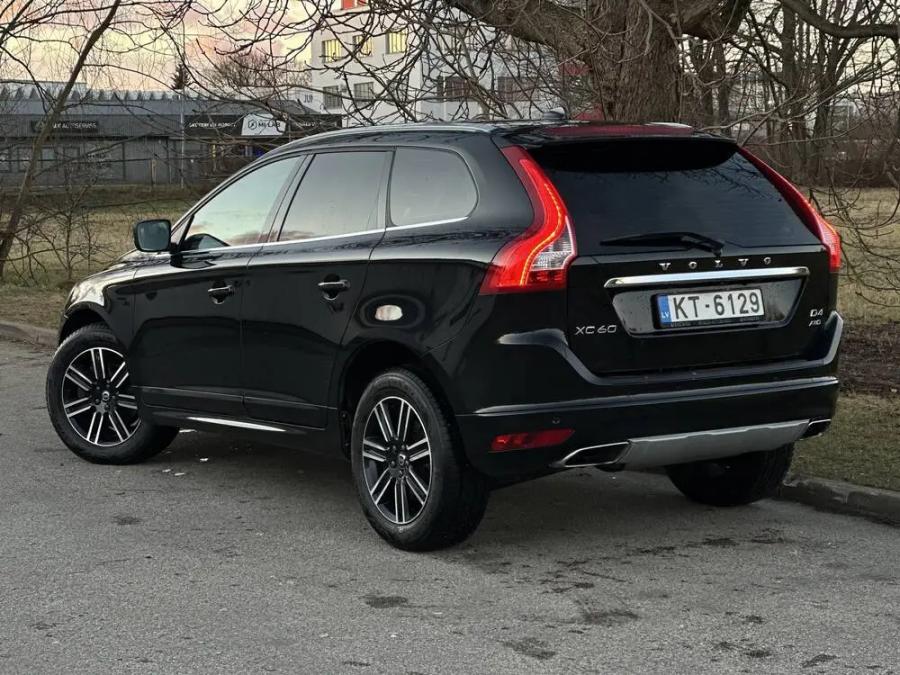 Black Volvo XC60 2017 in Riga, with an engine capacity of 2.40 L and mileage of 208 thousand km for 14500 €, photo 35 on AUTOMOTO.COM.LV