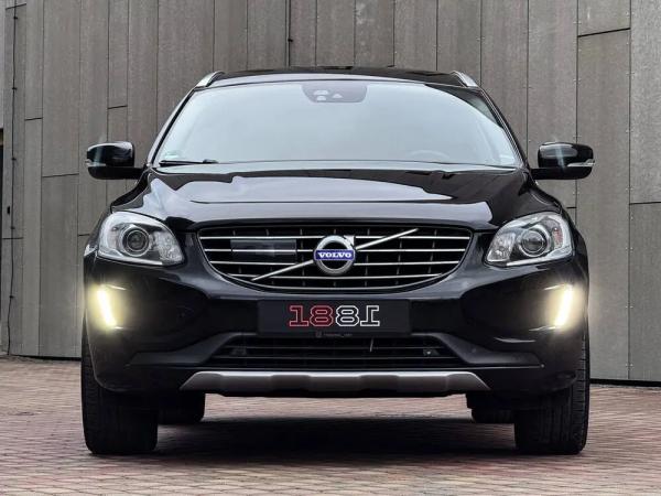 Melns Volvo XC60 2017 Rīga, ar dzinēja tilpumu 2.40 L un nobraukumu 279 tūkst. km par 8200 €, foto 2 vietnē AUTOMOTO.COM.LV
