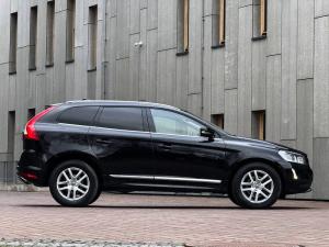 Black Volvo XC60 2017 in Riga, with an engine capacity of 2.40 L and mileage of 279 thousand km for 8200 €, photo 5 on AUTOMOTO.COM.LV