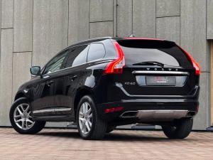 Black Volvo XC60 2017 in Riga, with an engine capacity of 2.40 L and mileage of 279 thousand km for 8200 €, photo 7 on AUTOMOTO.COM.LV