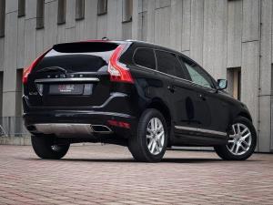 Black Volvo XC60 2017 in Riga, with an engine capacity of 2.40 L and mileage of 279 thousand km for 8200 €, photo 8 on AUTOMOTO.COM.LV