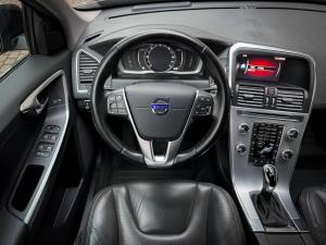 Black Volvo XC60 2017 in Riga, with an engine capacity of 2.40 L and mileage of 279 thousand km for 8200 €, photo 9 on AUTOMOTO.COM.LV