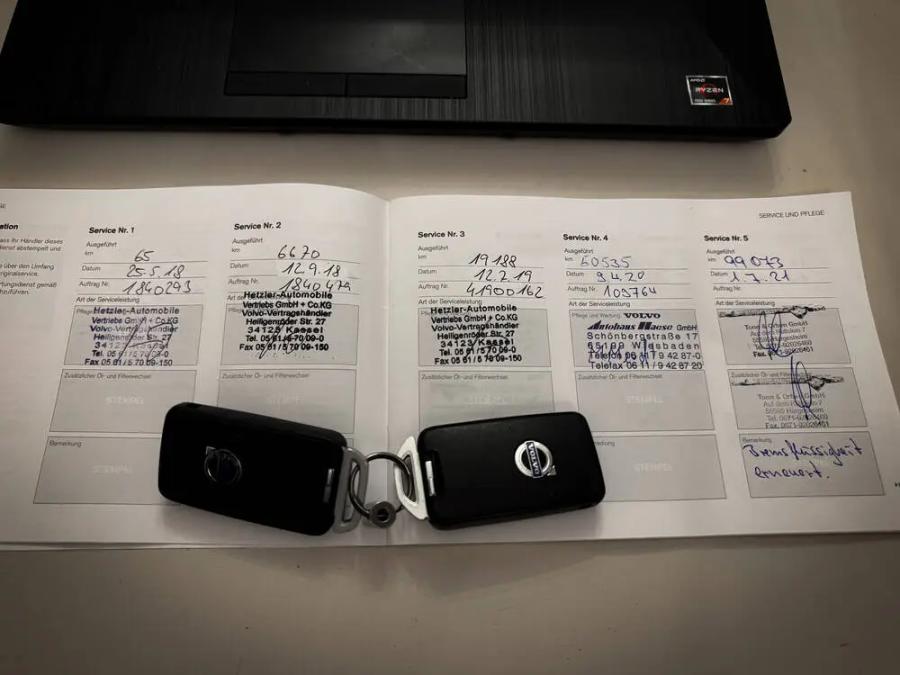 Black Volvo XC60 2017 in Riga, with an engine capacity of 2.40 L and mileage of 279 thousand km for 8200 €, photo 26 on AUTOMOTO.COM.LV