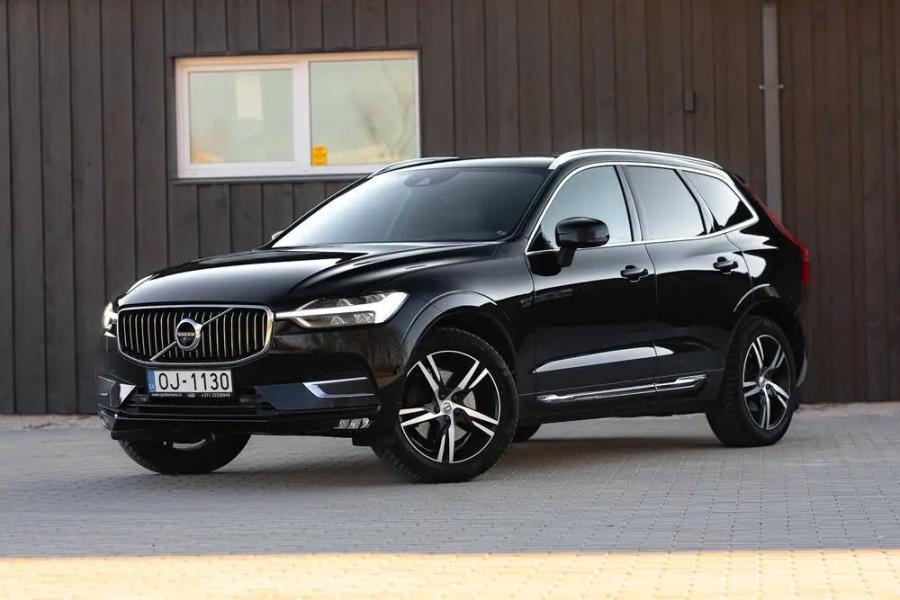 Black Volvo XC60 2017 in Jelgava, with an engine capacity of 2.00 L and mileage of 220 thousand km for 21700 €, photo 1 on AUTOMOTO.COM.LV