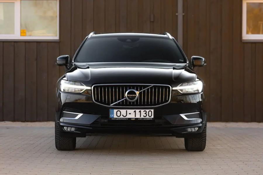 Black Volvo XC60 2017 in Jelgava, with an engine capacity of 2.00 L and mileage of 220 thousand km for 21700 €, photo 4 on AUTOMOTO.COM.LV