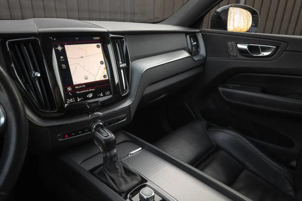 Melns Volvo XC60 2017 Jelgava, ar dzinēja tilpumu 2.00 L un nobraukumu 220 tūkst. km par 21700 €, foto 8 vietnē AUTOMOTO.COM.LV