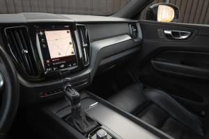 Black Volvo XC60 2017 in Jelgava, with an engine capacity of 2.00 L and mileage of 220 thousand km for 21700 €, photo 9 on AUTOMOTO.COM.LV