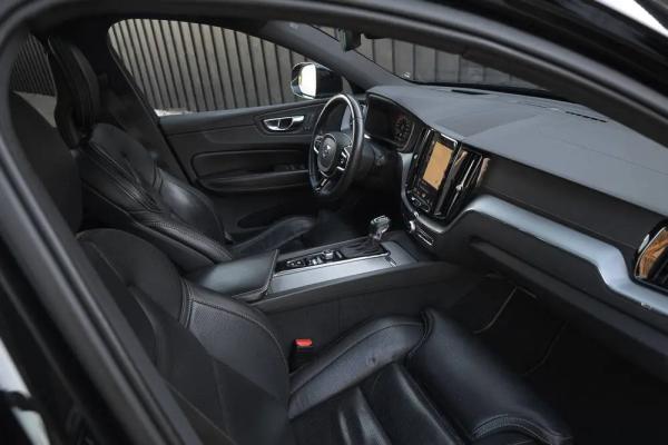 Melns Volvo XC60 2017 Jelgava, ar dzinēja tilpumu 2.00 L un nobraukumu 220 tūkst. km par 21700 €, foto 10 vietnē AUTOMOTO.COM.LV