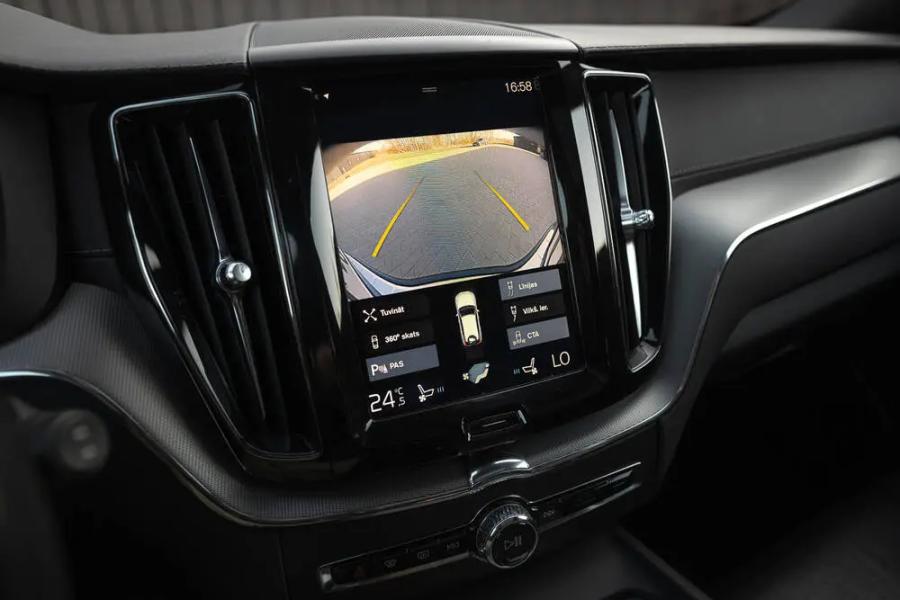 Black Volvo XC60 2017 in Jelgava, with an engine capacity of 2.00 L and mileage of 220 thousand km for 21700 €, photo 20 on AUTOMOTO.COM.LV