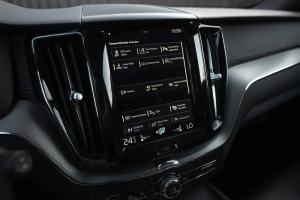 Black Volvo XC60 2017 in Jelgava, with an engine capacity of 2.00 L and mileage of 220 thousand km for 21700 €, photo 27 on AUTOMOTO.COM.LV