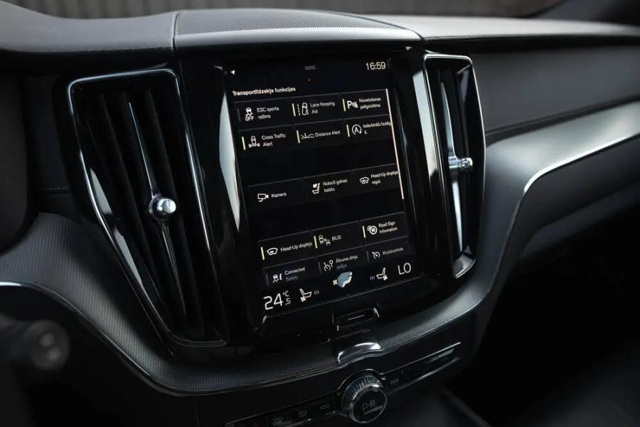 Black Volvo XC60 2017 in Jelgava, with an engine capacity of 2.00 L and mileage of 220 thousand km for 21700 €, photo 27 on AUTOMOTO.COM.LV