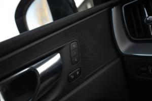 Black Volvo XC60 2017 in Jelgava, with an engine capacity of 2.00 L and mileage of 220 thousand km for 21700 €, photo 29 on AUTOMOTO.COM.LV