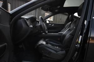 Black Volvo XC60 2017 in Jelgava, with an engine capacity of 2.00 L and mileage of 220 thousand km for 21700 €, photo 30 on AUTOMOTO.COM.LV