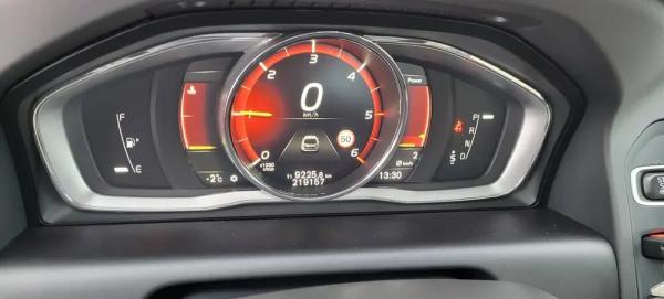 Melns Volvo XC60 2017 Rīga, ar dzinēja tilpumu 2.00 L un nobraukumu 219 tūkst. km par 11500 €, foto 8 vietnē AUTOMOTO.COM.LV