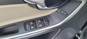 Black Volvo XC60 2017 in Riga, with an engine capacity of 2.00 L and mileage of 219 thousand km for 11500 €, photo 21 on AUTOMOTO.COM.LV