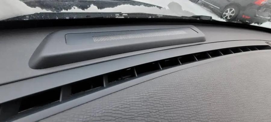 Black Volvo XC60 2017 in Riga, with an engine capacity of 2.00 L and mileage of 219 thousand km for 11500 €, photo 24 on AUTOMOTO.COM.LV