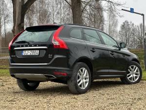 Black Volvo XC60 2017 in Jelgava, with an engine capacity of 2.40 L and mileage of 263 thousand km for 13990 €, photo 5 on AUTOMOTO.COM.LV