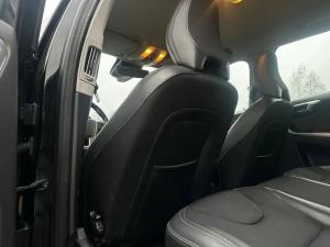 Black Volvo XC60 2017 in Jelgava, with an engine capacity of 2.40 L and mileage of 263 thousand km for 13990 €, photo 15 on AUTOMOTO.COM.LV