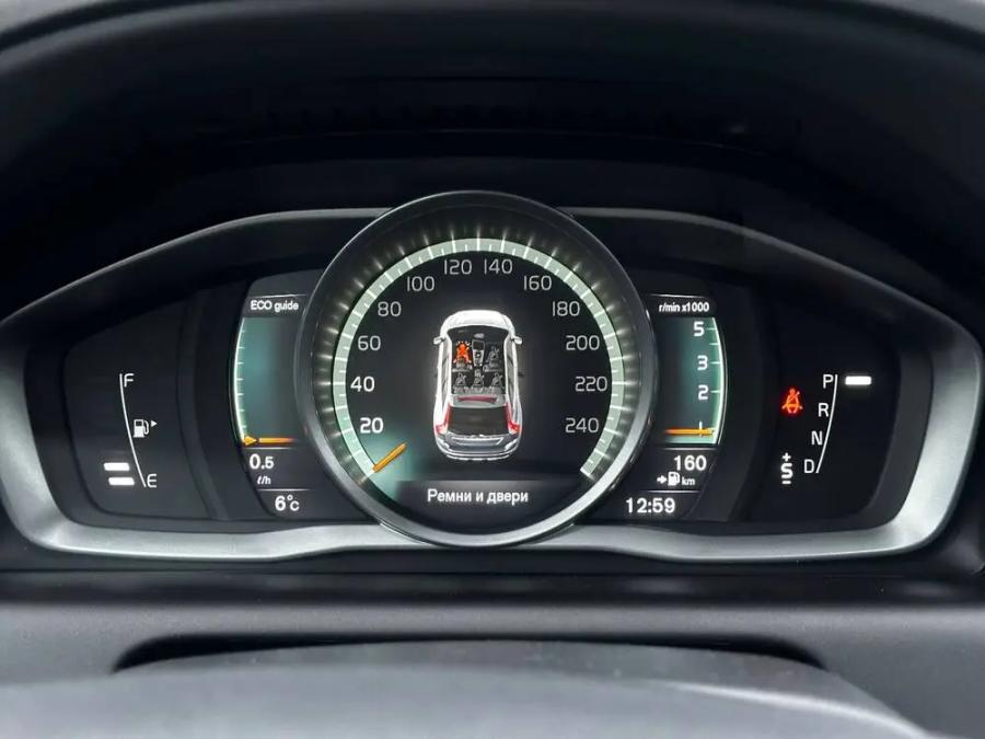 Black Volvo XC60 2017 in Jelgava, with an engine capacity of 2.40 L and mileage of 263 thousand km for 13990 €, photo 18 on AUTOMOTO.COM.LV