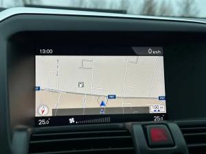 Black Volvo XC60 2017 in Jelgava, with an engine capacity of 2.40 L and mileage of 263 thousand km for 13990 €, photo 23 on AUTOMOTO.COM.LV