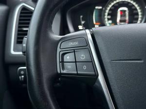 Black Volvo XC60 2017 in Jelgava, with an engine capacity of 2.40 L and mileage of 263 thousand km for 13990 €, photo 26 on AUTOMOTO.COM.LV