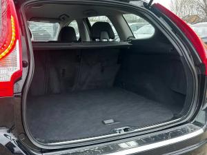 Black Volvo XC60 2017 in Jelgava, with an engine capacity of 2.40 L and mileage of 263 thousand km for 13990 €, photo 31 on AUTOMOTO.COM.LV