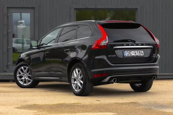 Melns Volvo XC60 2017 Jelgava, ar dzinēja tilpumu 2.40 L un nobraukumu 431 tūkst. km par 10900 €, foto 4 vietnē AUTOMOTO.COM.LV