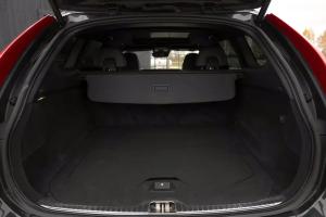 Black Volvo XC60 2017 in Jelgava, with an engine capacity of 2.40 L and mileage of 431 thousand km for 10900 €, photo 26 on AUTOMOTO.COM.LV