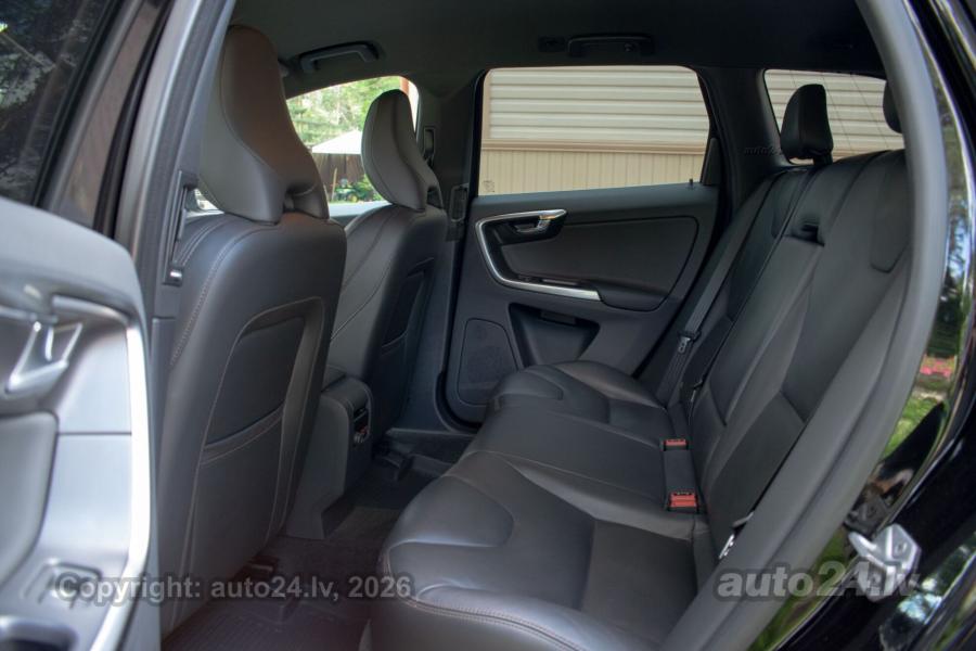 Melns Volvo XC60 2017 Tallina, ar dzinēja tilpumu 2.40 L un nobraukumu 200 tūkst. km par 17900 €, foto 5 vietnē AUTOMOTO.COM.LV