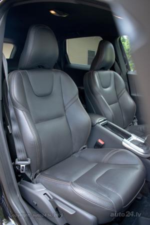 Melns Volvo XC60 2017 Tallina, ar dzinēja tilpumu 2.40 L un nobraukumu 200 tūkst. km par 17900 €, foto 12 vietnē AUTOMOTO.COM.LV