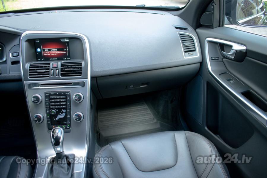 Melns Volvo XC60 2017 Tallina, ar dzinēja tilpumu 2.40 L un nobraukumu 200 tūkst. km par 17900 €, foto 14 vietnē AUTOMOTO.COM.LV